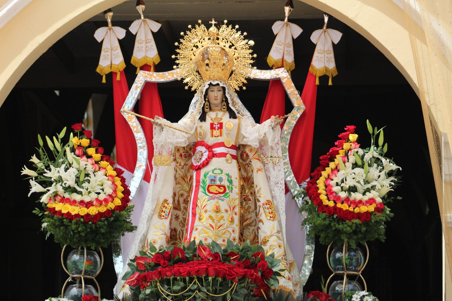María de la Merced, patrona de las armas de la República del Perú ...